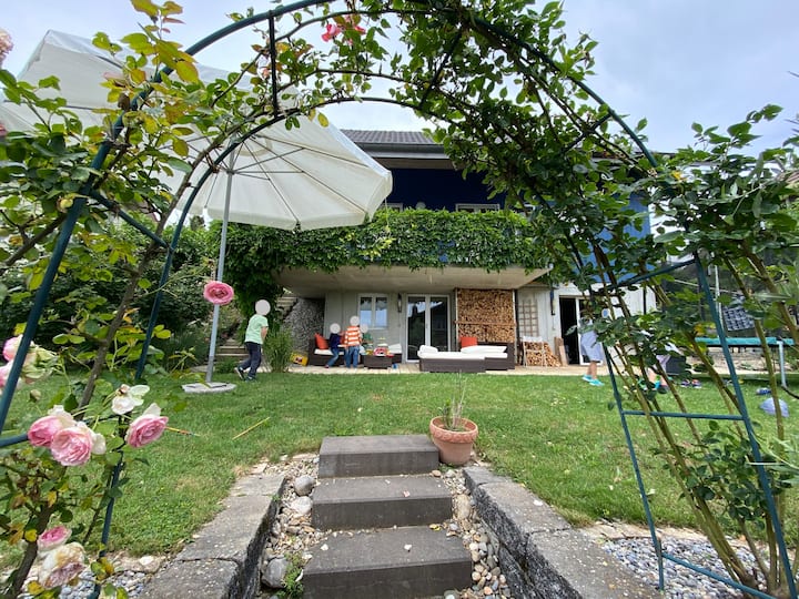 Modernes Studio Mit Sicht Auf Garten - Aarau