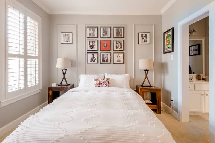 Modern & Spacious Midtown Guestroom - Houston, TX