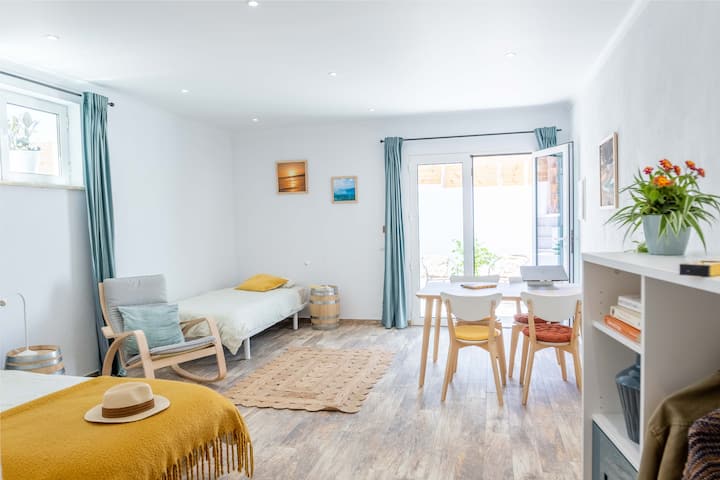 Studio For 2 With Private Bath In Off The Hook - Sagres