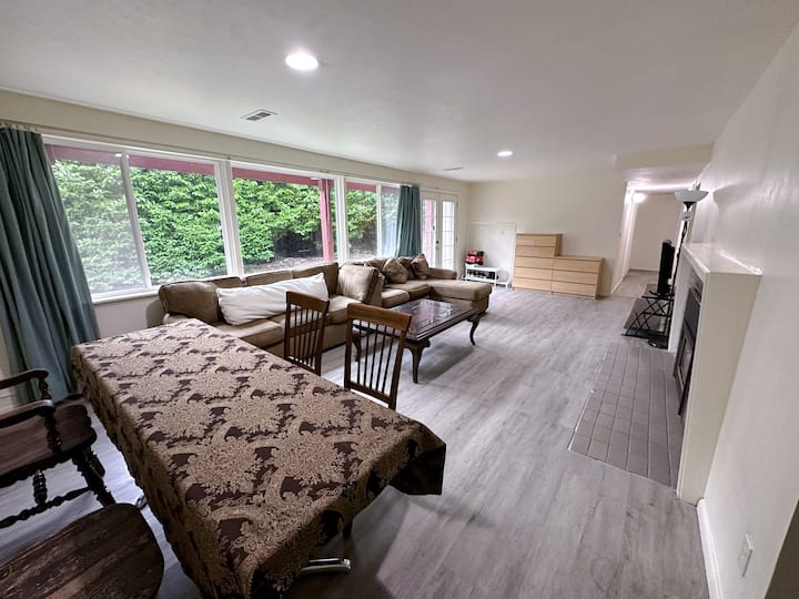 4-br Home In Downtown Bellevue - Bellevue, WA