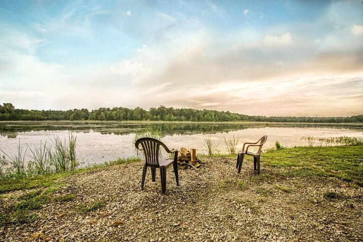 Lake House W/ Private Beach - 3000sf, 5bdr & 3.5br - Moncks Corner, SC