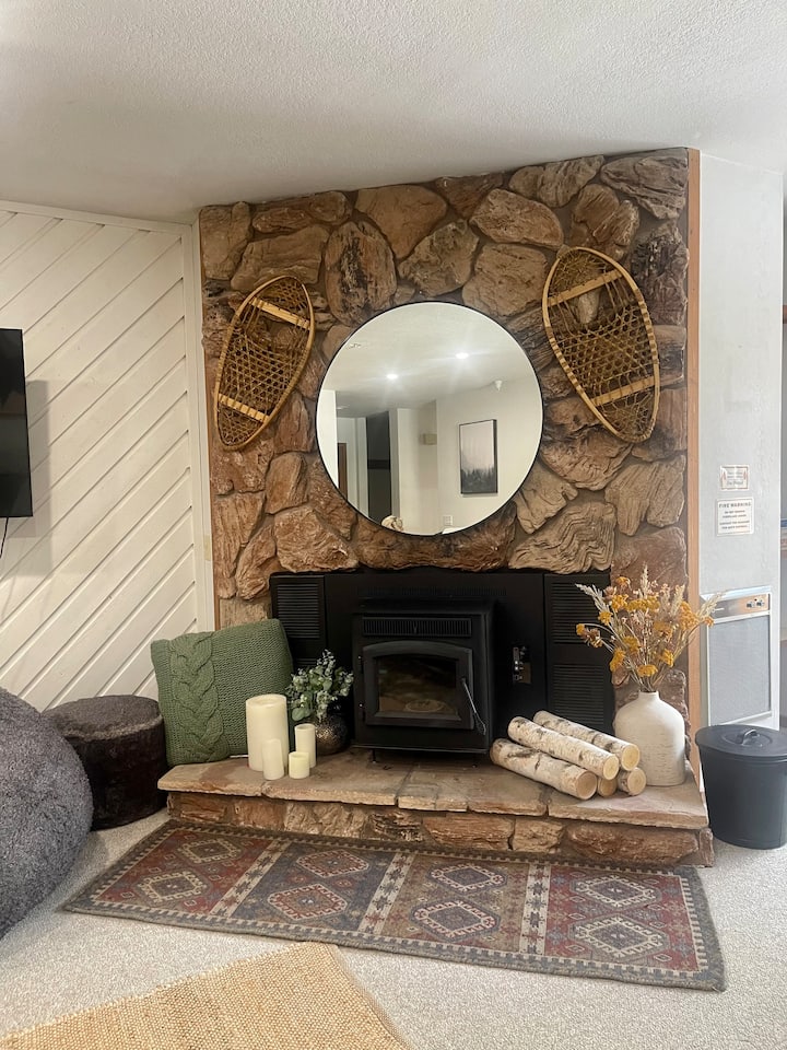 Your 'Nest' At Eagle Lodge - Mammoth Mountain, CA