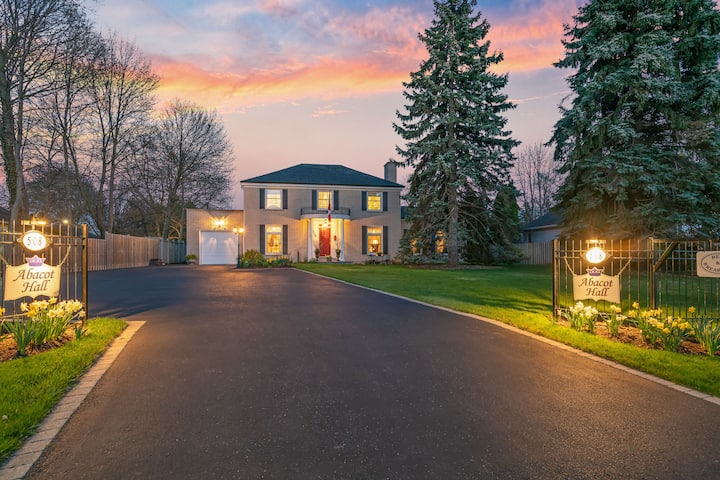 Abacot Hall - Niagara-on-the-Lake