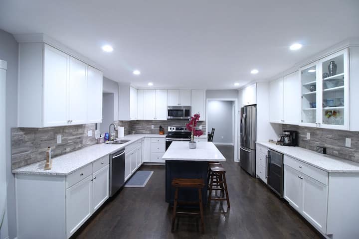 Largefamily| Public Market | W&d | Fullyfenced - Shawnee, KS