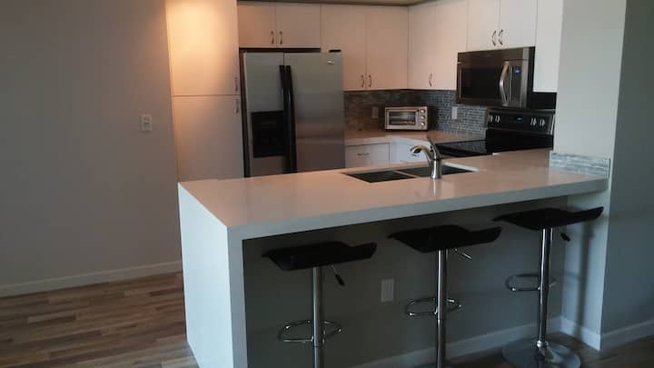 Walk Beach Aventura Yacht Club - Aventura, FL