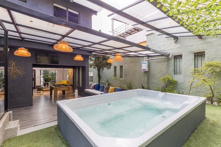 Luxury Poblado House / Exclusive / 4 Min Provenza - Medellín