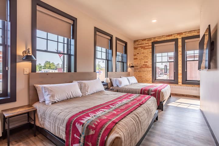 Room #16 (2 King Beds) - Crosby, MN