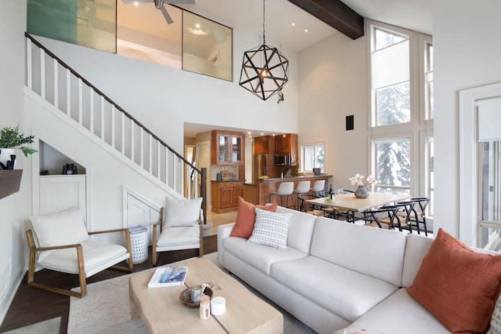 Step Onto Ski Hill 3-bedroom: Hot Tub, Parking, Ac - Whistler