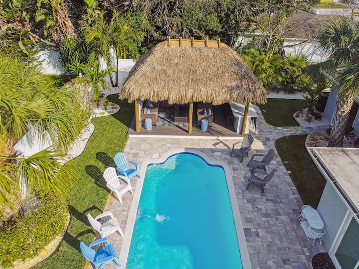 Beach Pool Home W/cabana Lounge & Tikibar - Treasure Island, FL