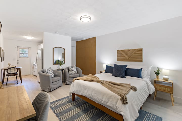 Stylish & Cozy Studio – Private Getaway - Fort Lauderdale