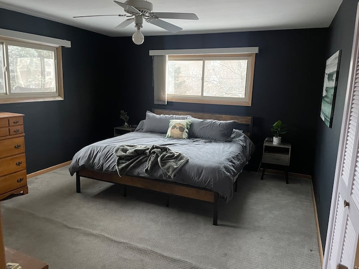 3 Bed 2 Bath Entire House - Elmhurst, IL