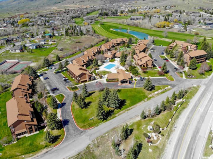 2 Bd Condo With Outdoor Pool And Hot Tub - Eden, UT