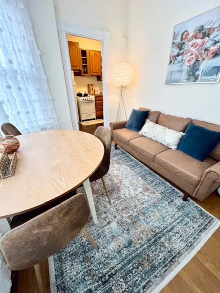Boston 2-bedroom Apt W Living Room - Medford, MA