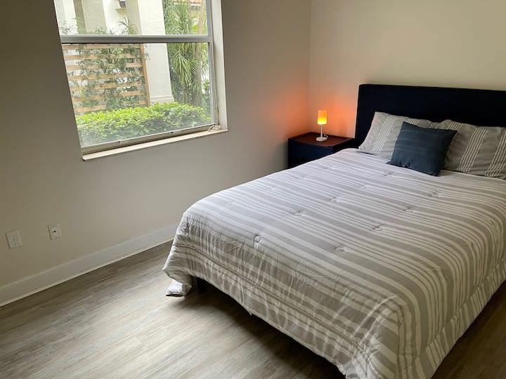 Pvt Room & Pvt Bath - Spacious Single Family House - Boynton Beach, FL