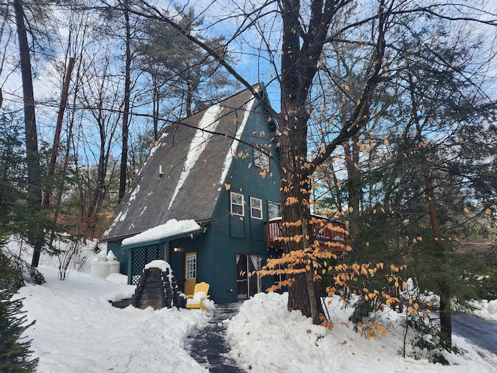 The Cardinal (1st Flr) @ The Pines Of Lake George - Lake George, NY