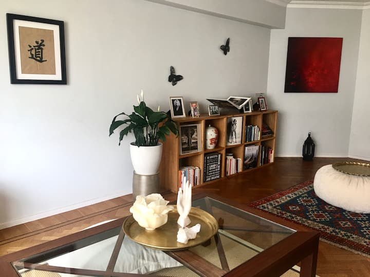 Beautiful Bedroom On Avenue Molière - フォレスト