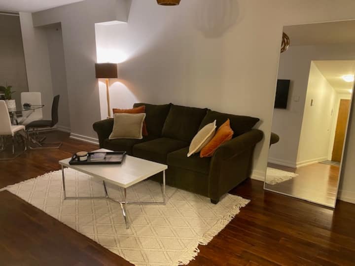 1 Br + Den In Central Downtown! - Vancouver