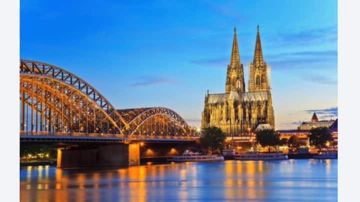 Haus Mit Privaten Garten In Köln - Colonia