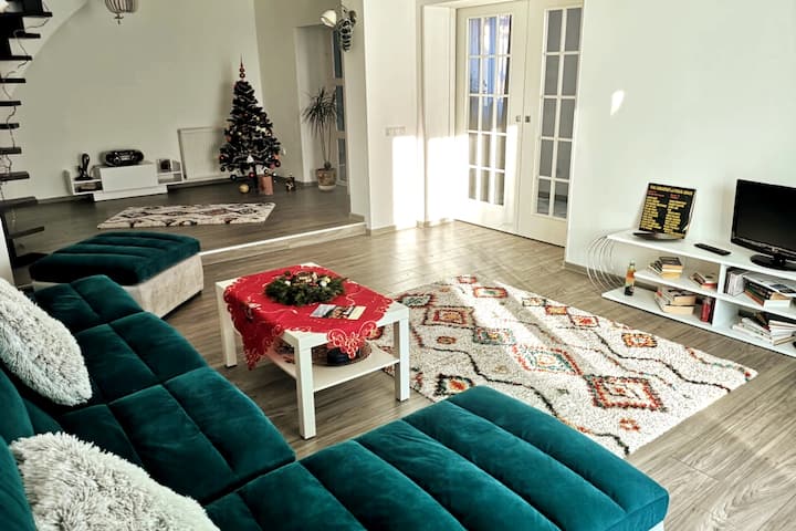 Spacious House Close To City Centre - Brașov