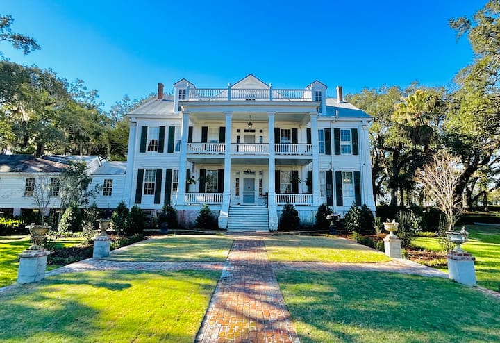Albania Mansion - Cypress Bayou Casino Hotel