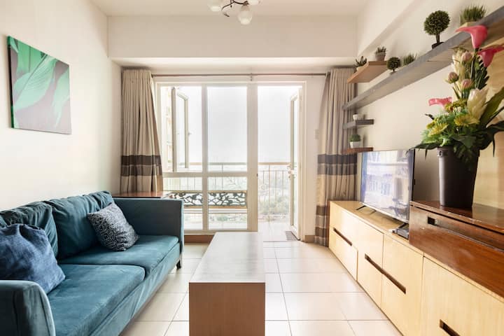 3br Big Unit W/ Pool & Free Parking, Wifi, Netflix - Philippines