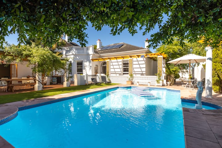 Charles Manor - Cape Town