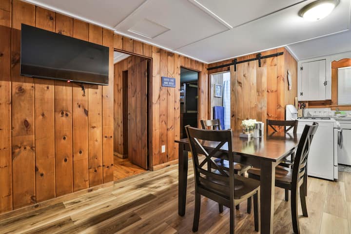 Adorable Cozy Cottage In Laconia - Laconia, NH