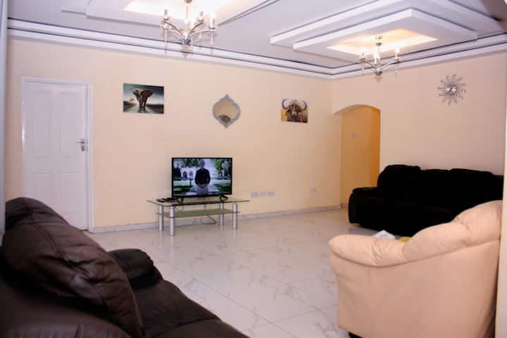 Stylish En-suite + Wifi-7mins Drive From The Falls - ビクトリア・フォールズ