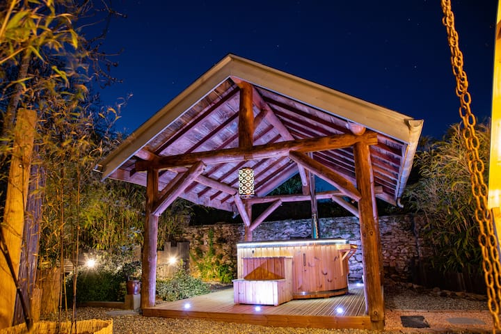 Cabane En Fuste Avec Bain Nordique Les Colibris - Aveyron