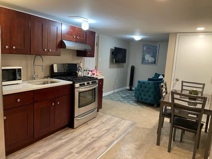 Cozy And Well Maintained 2 Bedroom Home