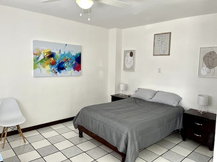 Departamento - Céntrico Y Amueblado. - Chihuahua