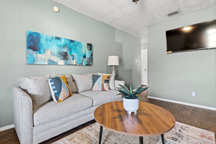 Cozy Home For Work Stay Near Downtown Temple - Temple, TX