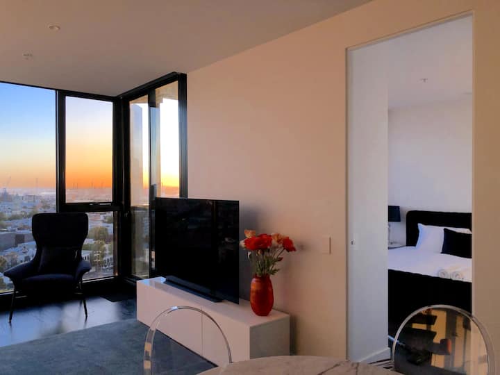 Luxury, Pool, Spa, Views, Carpark-2b - Tottenham