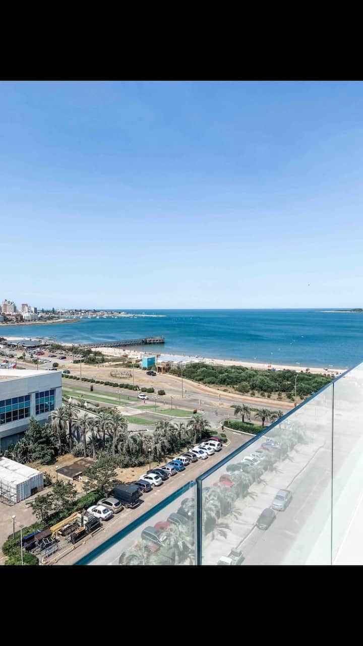 Vista Al Mar Frente A Enjoy Conrad - Uruguay