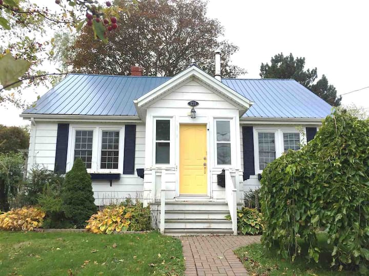Entire House - 3 Bedroom Downtown Ch'town Home - Charlottetown