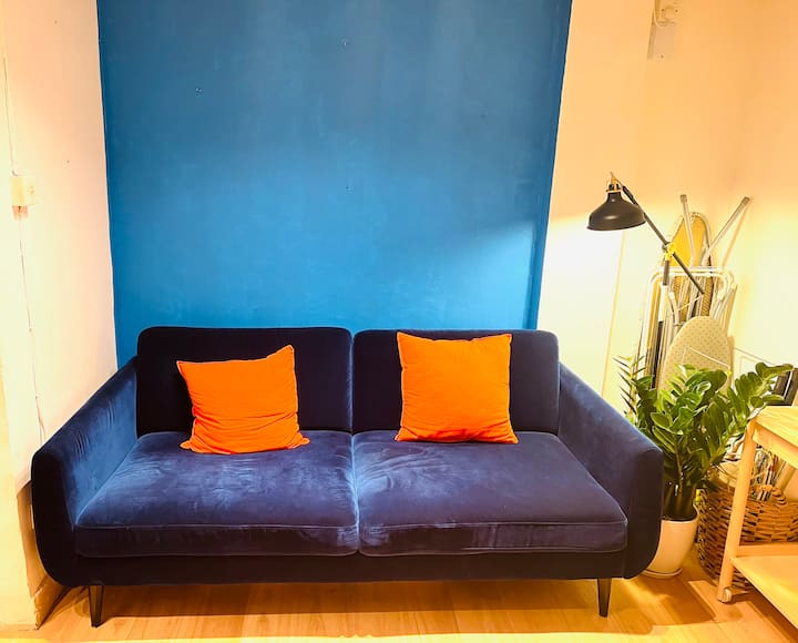 Room E- Coliving In Kennedy Town: 4/f - Hong Kong