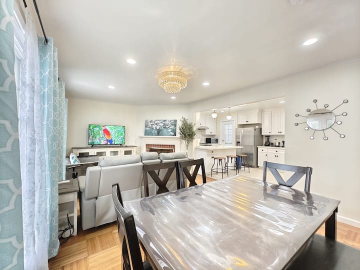 1906 Modern Home By Ocean & Zoo + Driveway Parking - San Francisco, CA