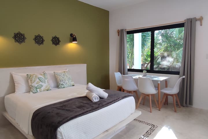 2 Queen Beds, Wi-fi, Beach 1 Block - Holbox