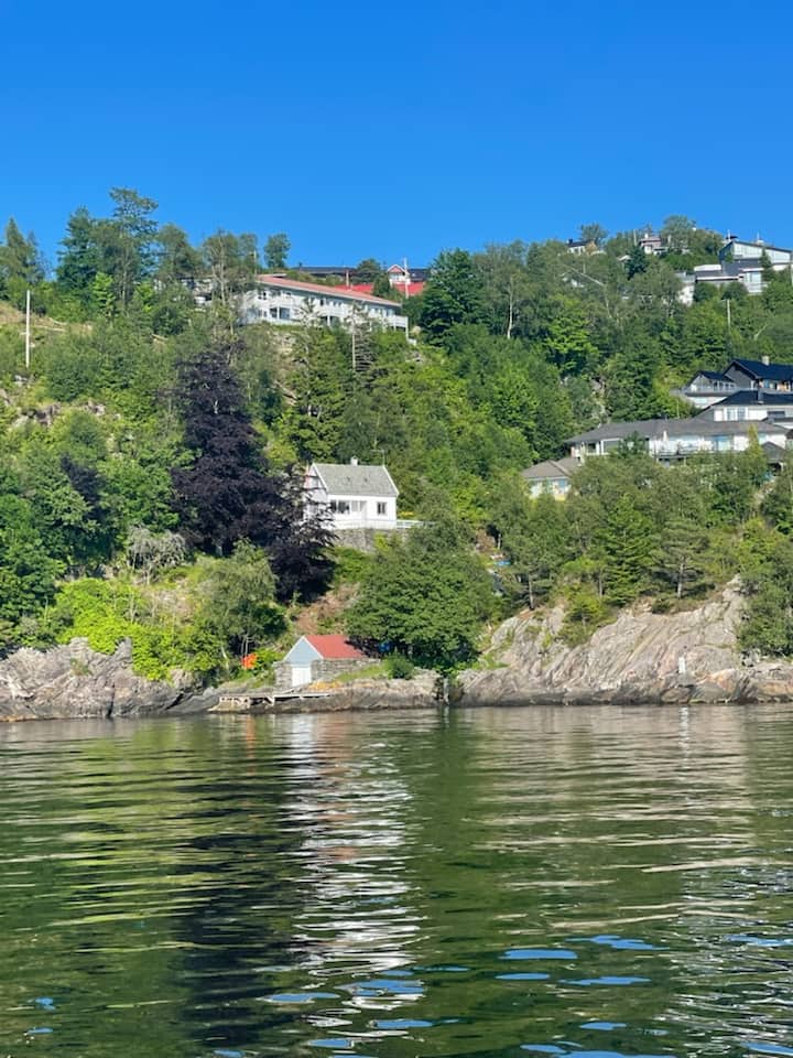 Hytteeiendom Med 150 M Sjølinje. - 