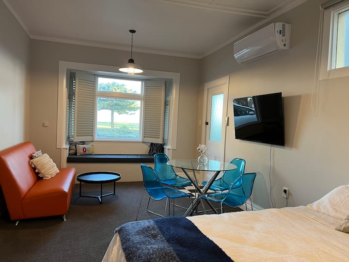 Beach Front Studio On Marine Pde - ネーピア