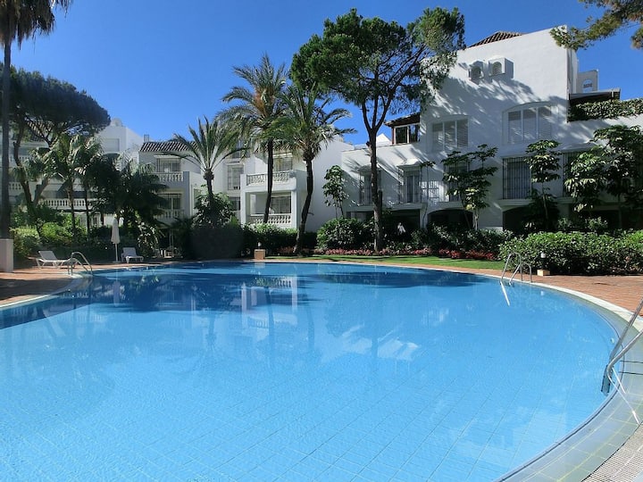 Marbella - Elviria

Spacious, Steps From The Beach - Marbella