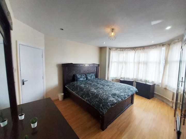 Cozy Large Room Close To Station - Harrow