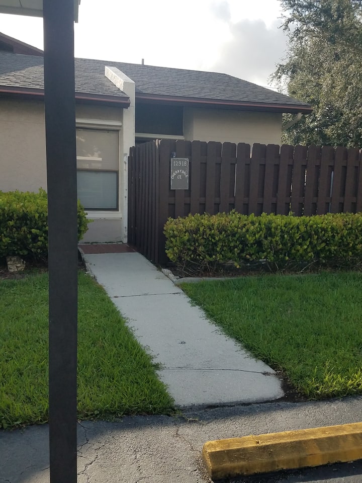 2 Bed 2 Bath Townhouse - 01d - Fort Myers