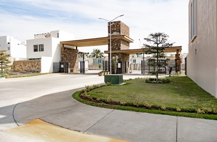 House Within A Private Community In Zapopan - Zapopan