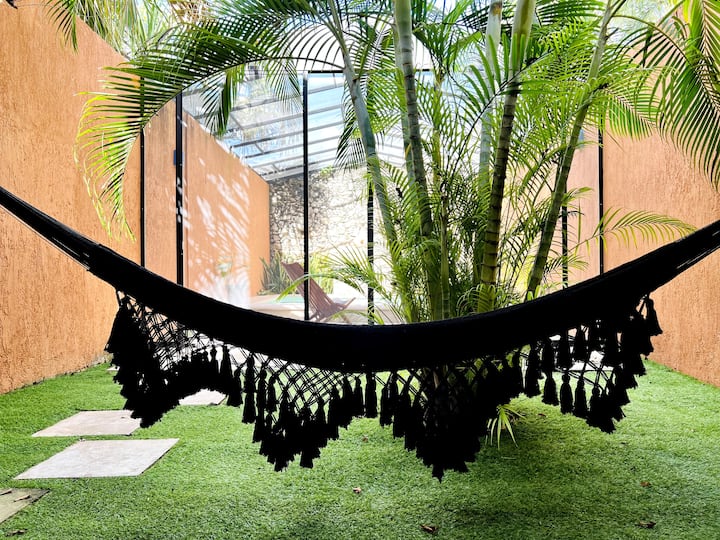 5 Blocks Away Paseo Montejo & Parque Santa Ana - Mérida