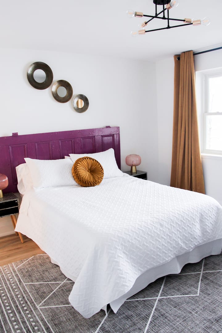 2-bedroom Waterfront Suite With Hot Tub - Belleville, Canada