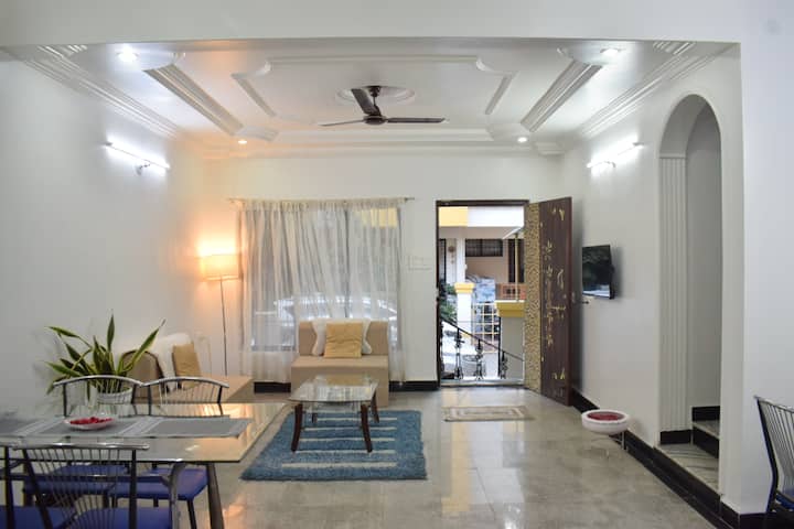 Bunglow At Viman Nagar - Private Luxe Room - Pune