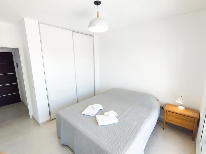 Dpto. Céntrico - 1 Cuadra Del Mar, Vista Al Mar- - Provincia de Chubut