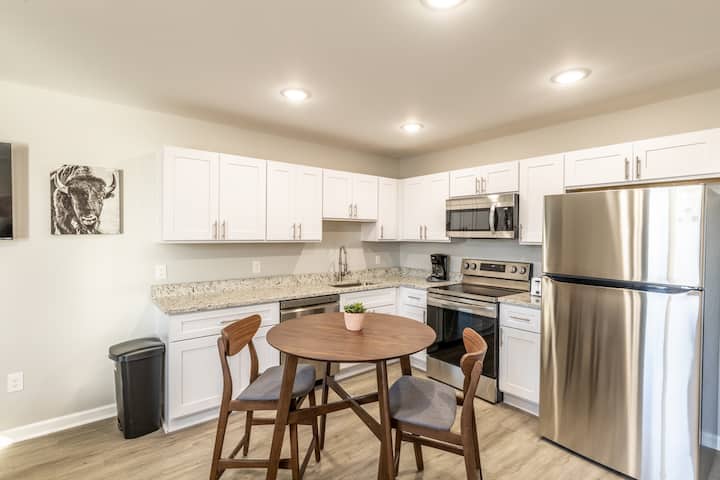 Studio 9 Convenient To Downtown & Uva Hospital - Charlottesville, VA
