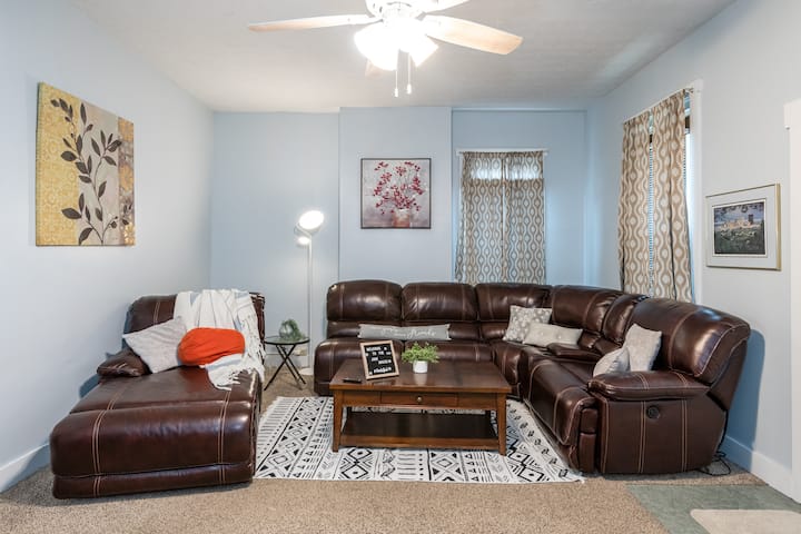 Cozy 2 Bedroom Space, Downtown, Washer & Dryer - Dayton, OH